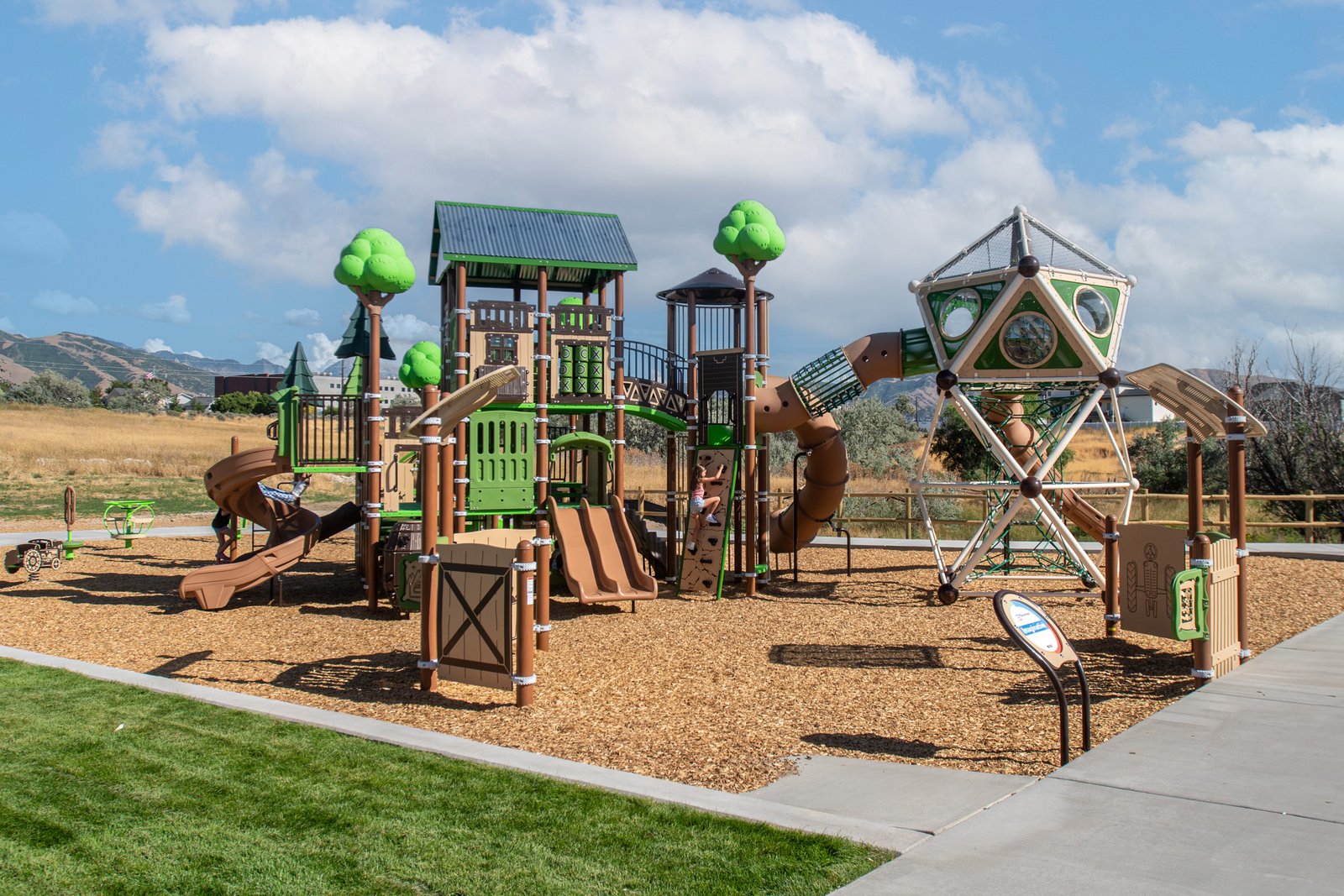 Structure Spotlight: Jensen Farms Park - Luckydog Recreation